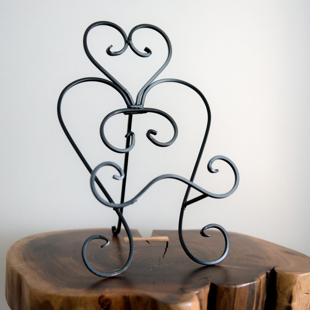 Easel – Black Metal (Table Top Size)